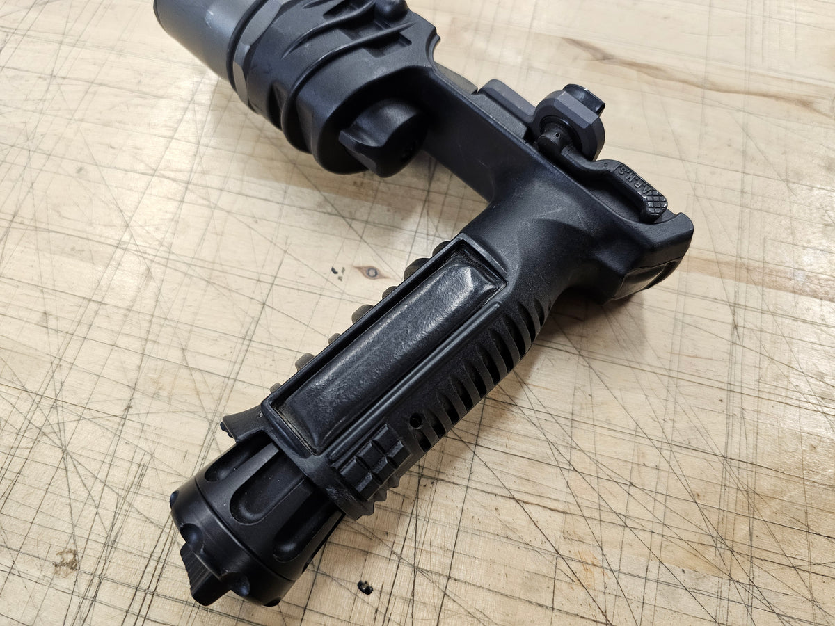 Surefire M900A Vertical Weaponlight w/ ARMS Mount – A&A Tactical